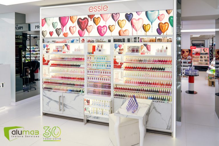 Essie backwall at Primor - Puerta del sol (Madrid) | Aluma3